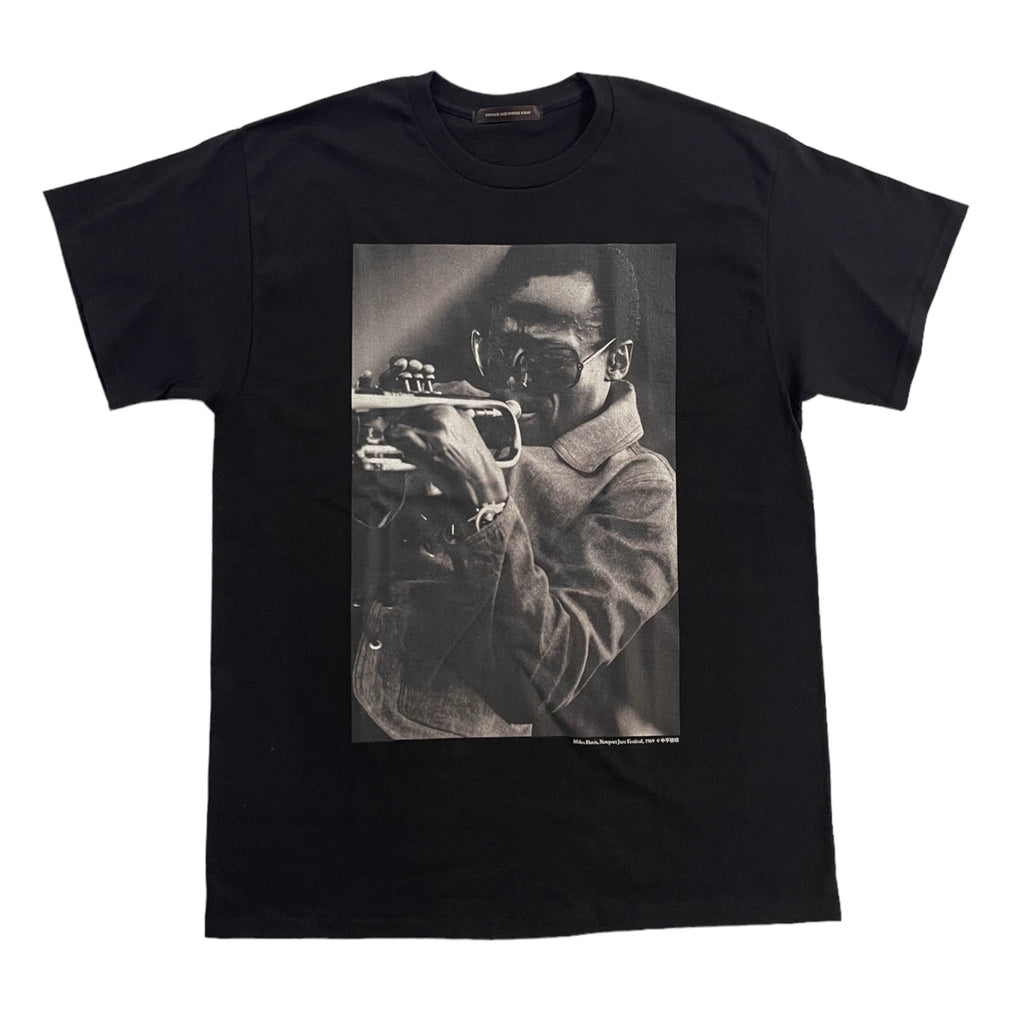 Grand Gallery | MILES DAVIS Tee photograph by Hozumi Nakadaira